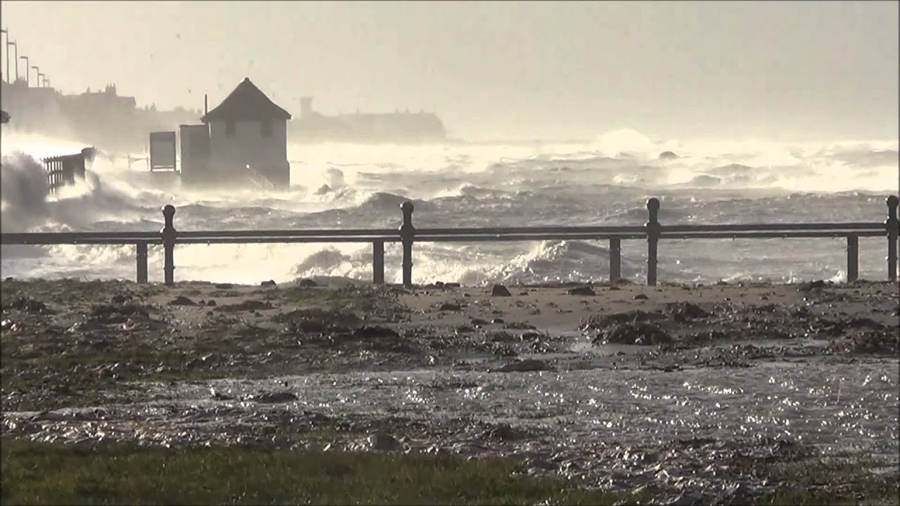 High tide in Hoylake 2013 - YouTube