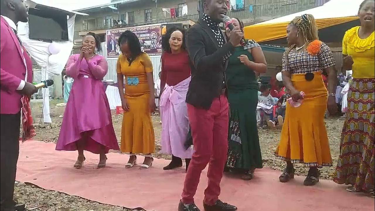 Katika Mlima huu Nakungojea bwana. Live at Makadara with Apostle Julius Muli - YouTube