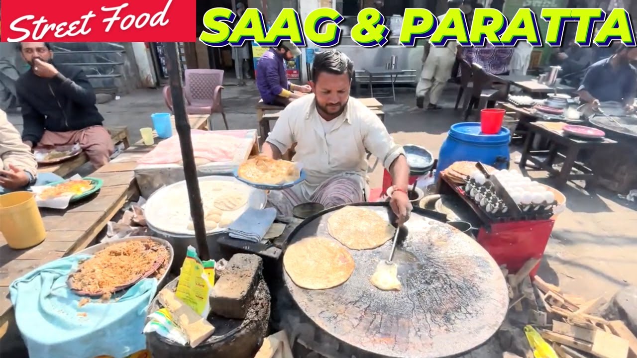 Street Food Saag Makhani & Paratha on the Footpath (40 Rupees) - YouTube