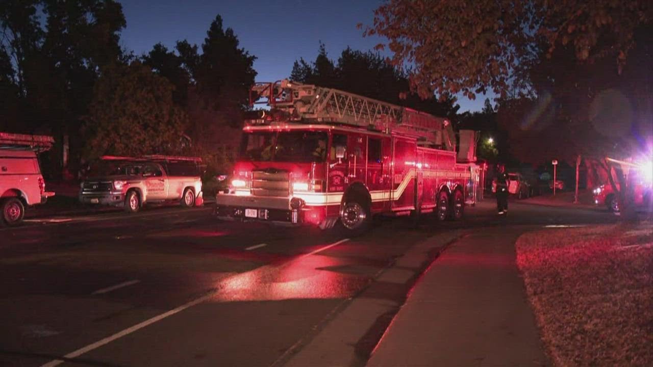 Breaking News | No injuries reported in Elk Grove house fire - YouTube