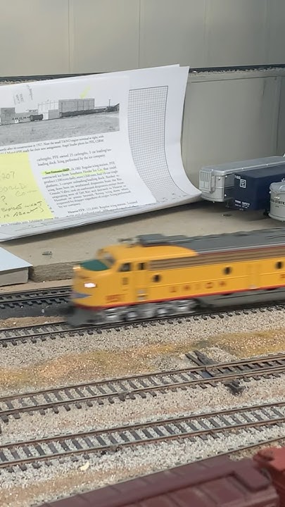 UP 951 passing San Antonio#funrun #texas #hoscale #fun #modeltrains #sanantonio #samra # ...