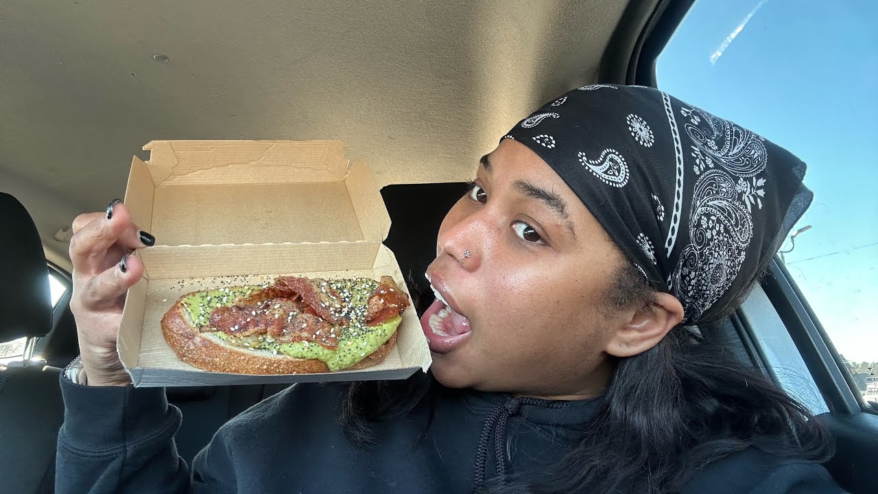 AVOCADO BACON TOAST!! FROM DUNKIN DONUTS ( BREAKFAST/TALK ) - YouTube