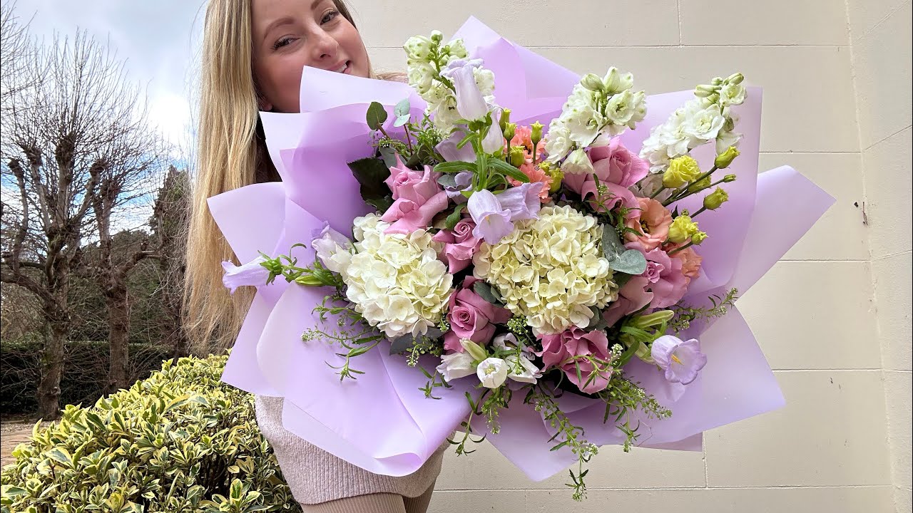 How to make a cottage garden bouquet | How to wrap a bouquet | Easy ...