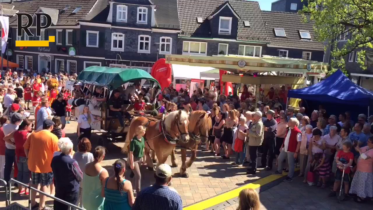 Festumzug 700 Jahre Radevormwald - YouTube