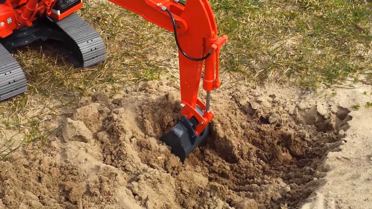 Eerste demo Damitz Kettenbagger - YouTube