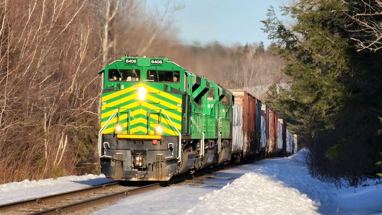 Coupler Pull-Apart Ends Chase Short of NBSR Train 121! - YouTube