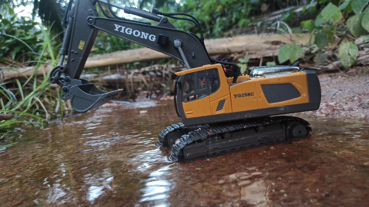 NYOBAIN RC Excavator YIGONG AGES6+ 11CH KE AIR DENGAN HARGA RC YANG ...