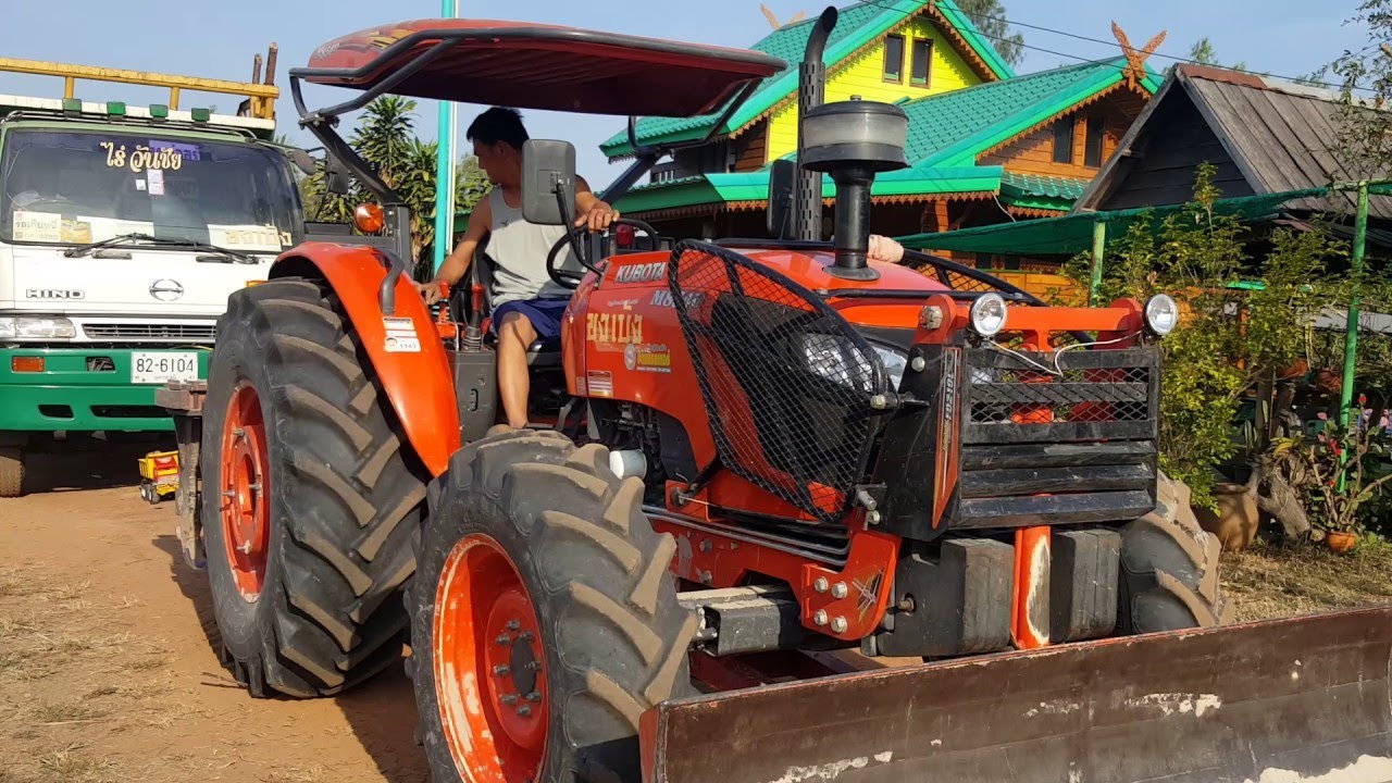 Tractor Pug Pull || ViralHog - YouTube