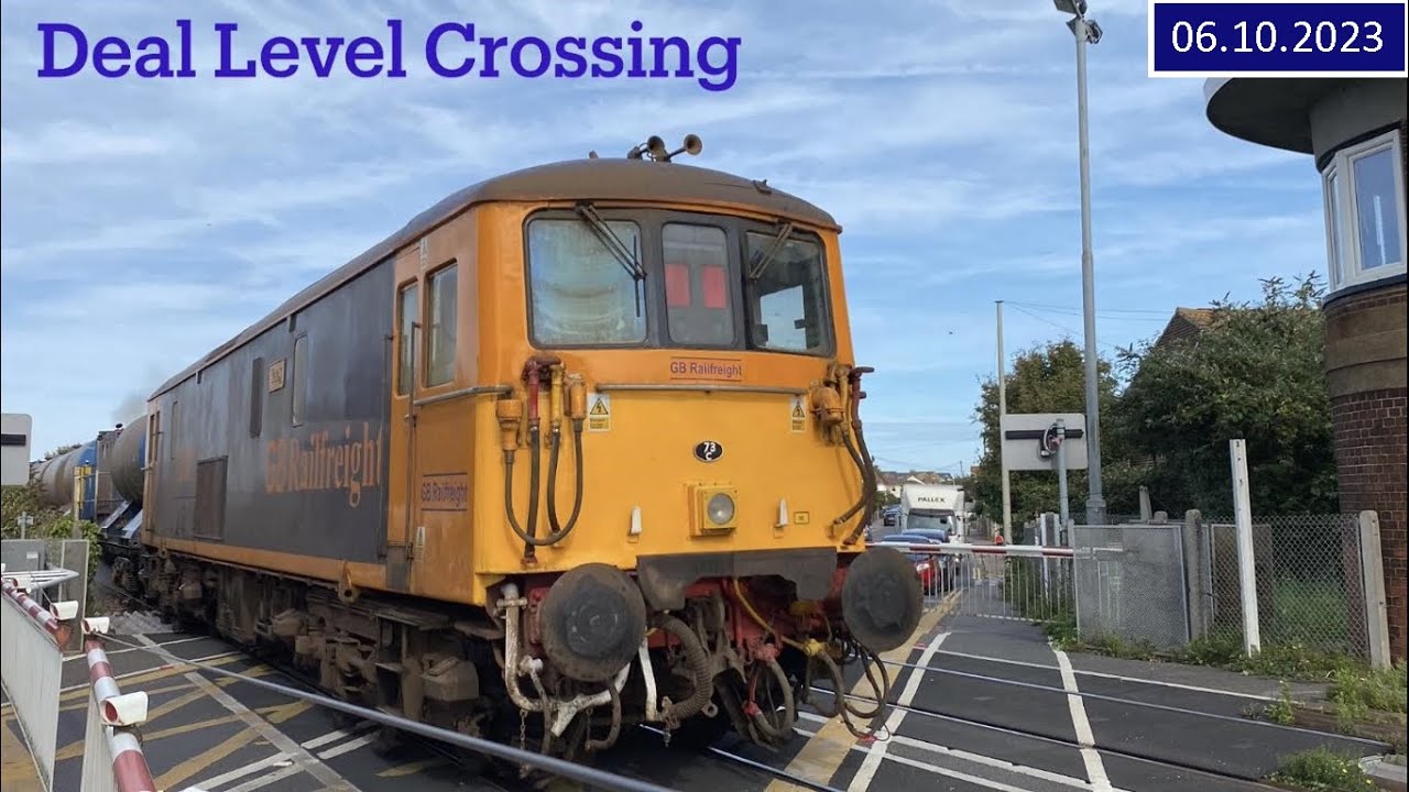 Deal Level Crossing, 06.10.2023 - YouTube