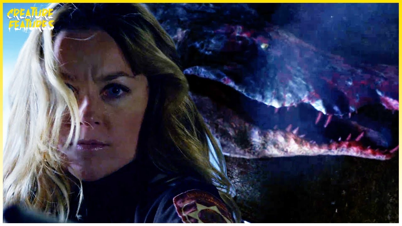 Fighting Off The Giant Crocodile | Lake Placid: The Final Chapter ...