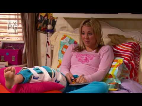 Kaley Cuoco feet