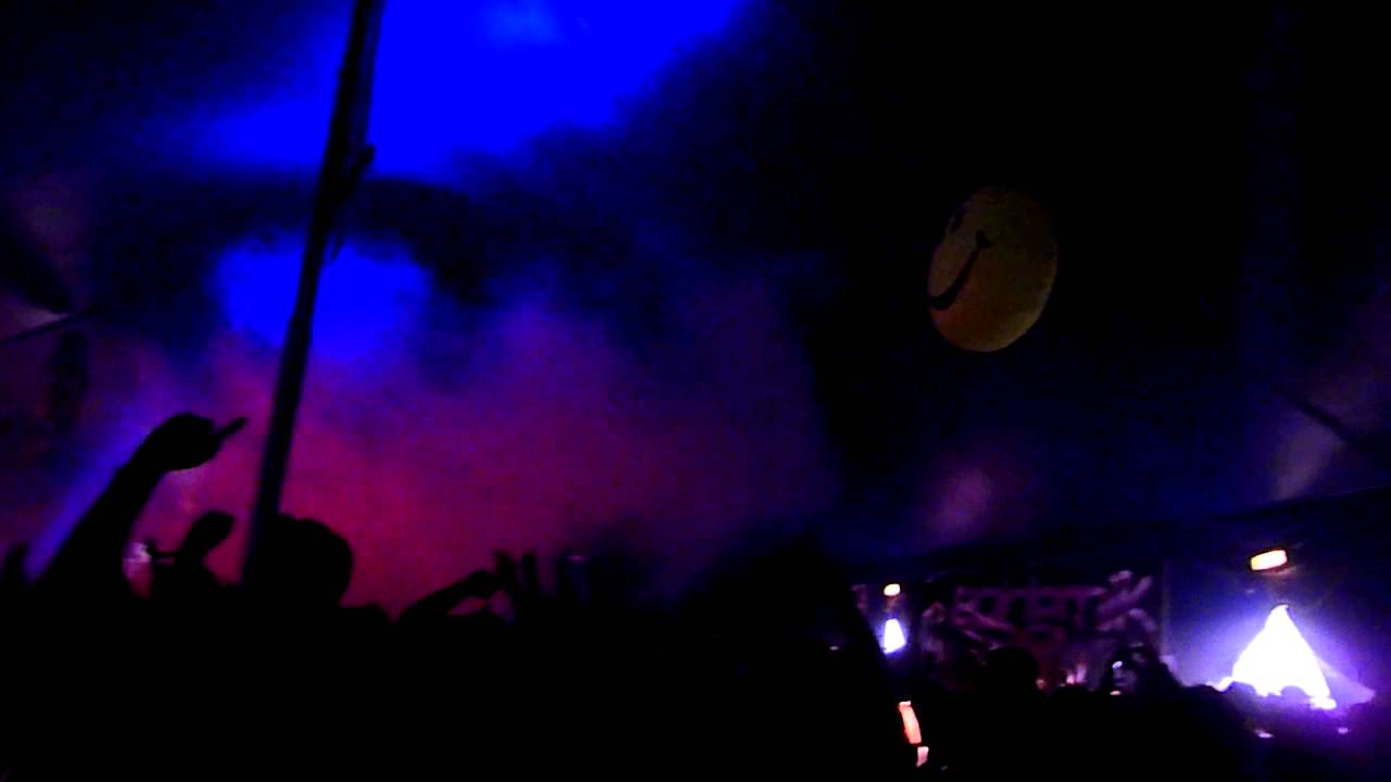 Slipmatt & MC 3flow + MC Strict - Live @ High Definition Festival Fairlop 29/06/2013 - YouTube