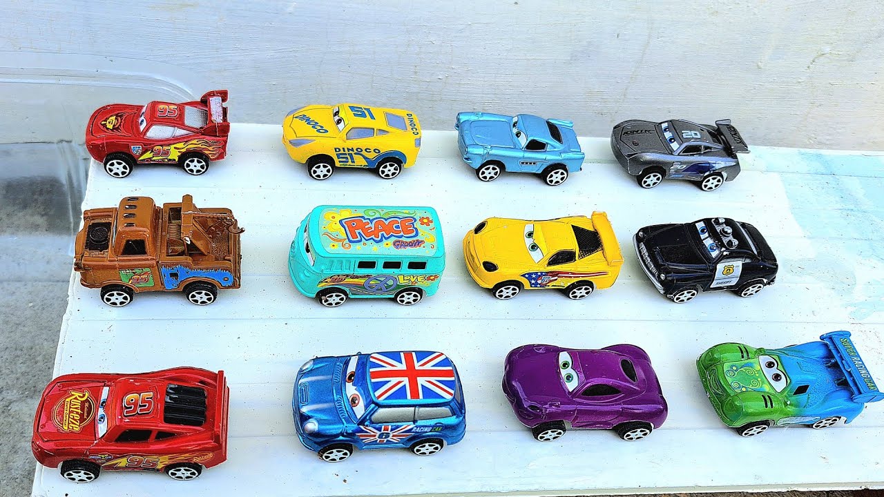 menemukan mainan, robot, mobil mainan, lightning mcqueen, disney pixar ...