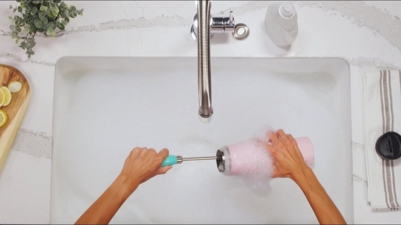 Simple Modern Summit Water Bottle Cleaning and Care - YouTube