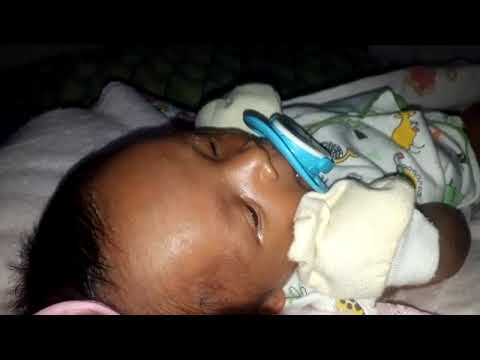 Bayi Lucu Belajar Ngenyot || early initation of breastfeeding