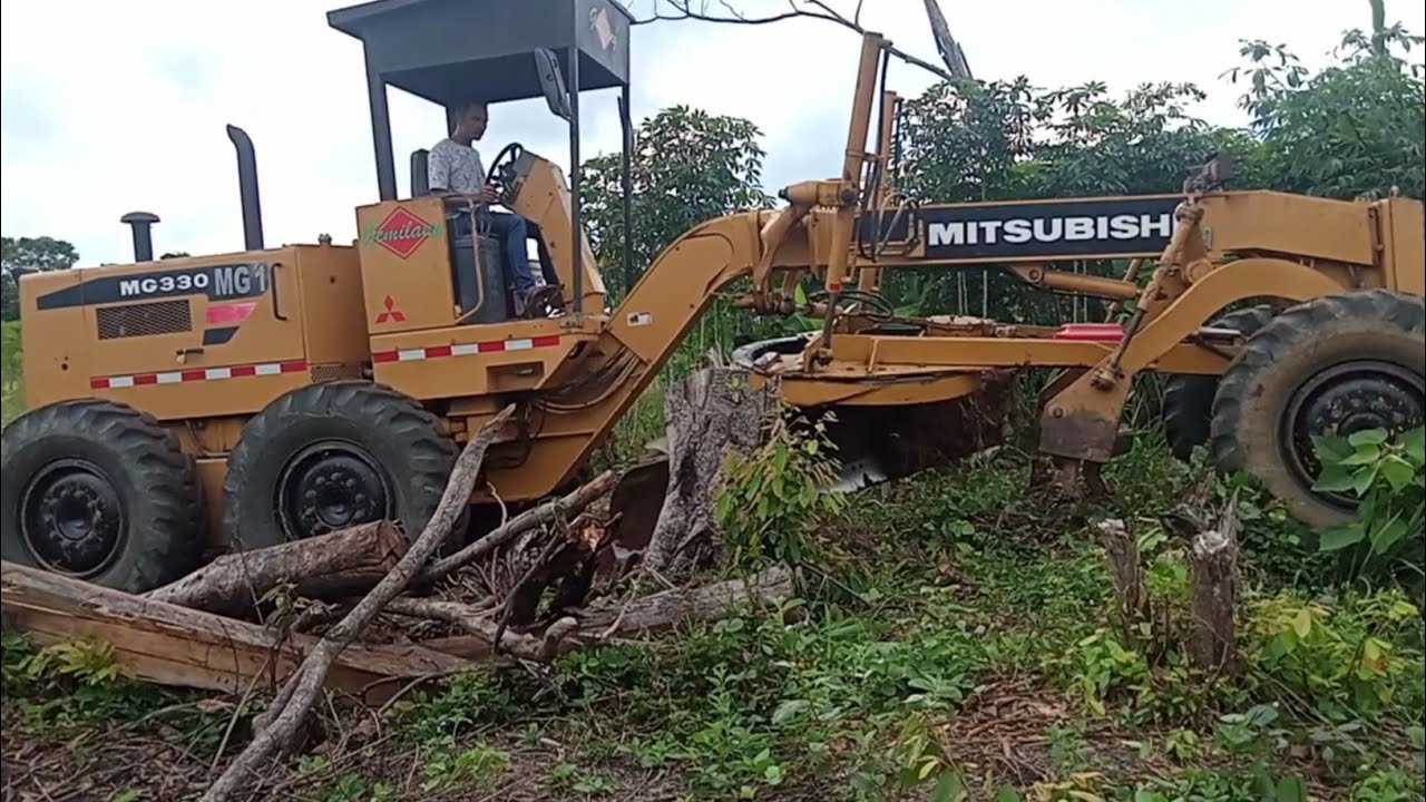 Motor Grader Makes New Short Roads By Breaking Through Wood Cuts - YouTube