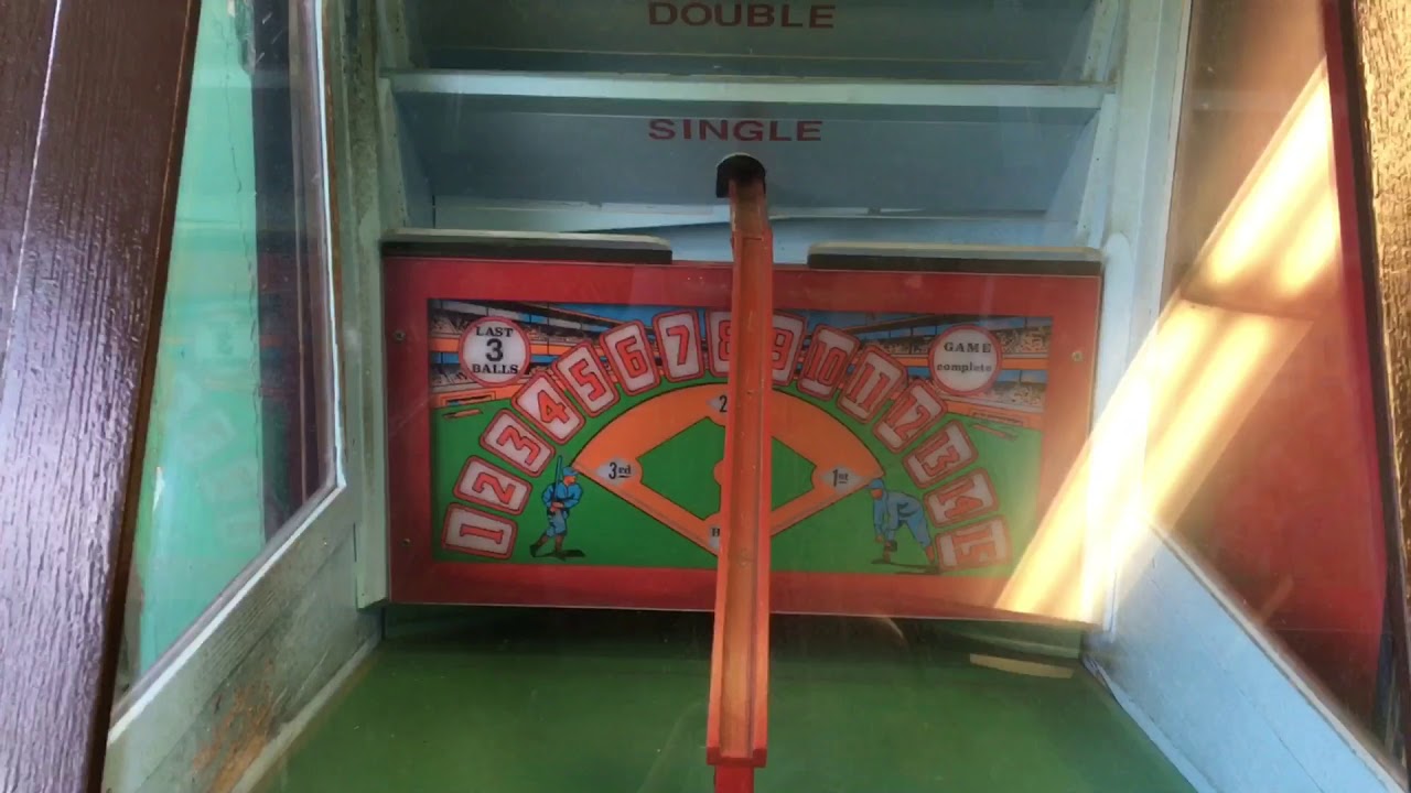 Bat A Ball Old Mechanical Arcade Machine - YouTube