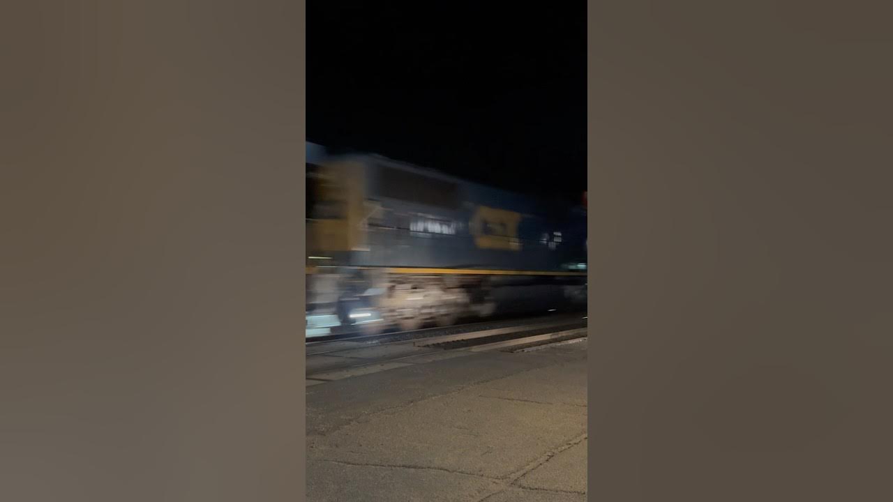 SD70Mac Trails on Nighttime Intermodal - YouTube