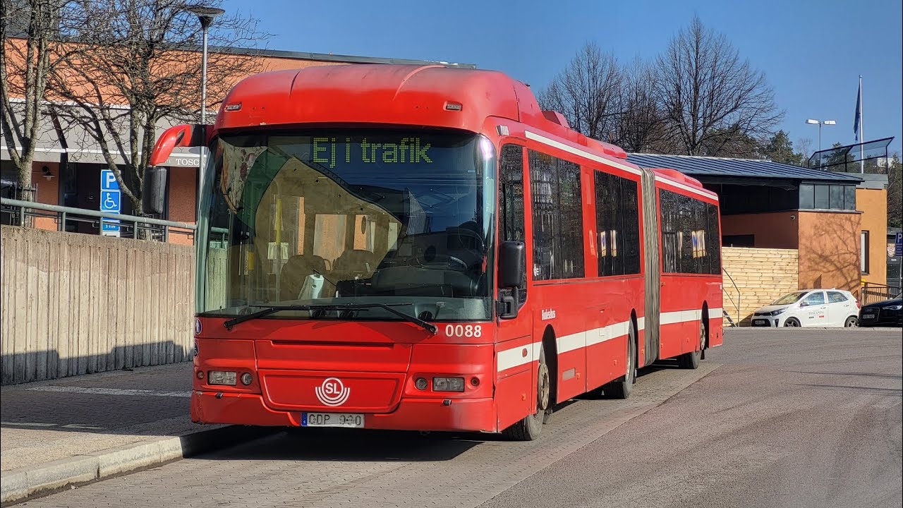 Linje 824 Trollbäckens centrum-Tyresö centrum med Nobina 0088 - YouTube