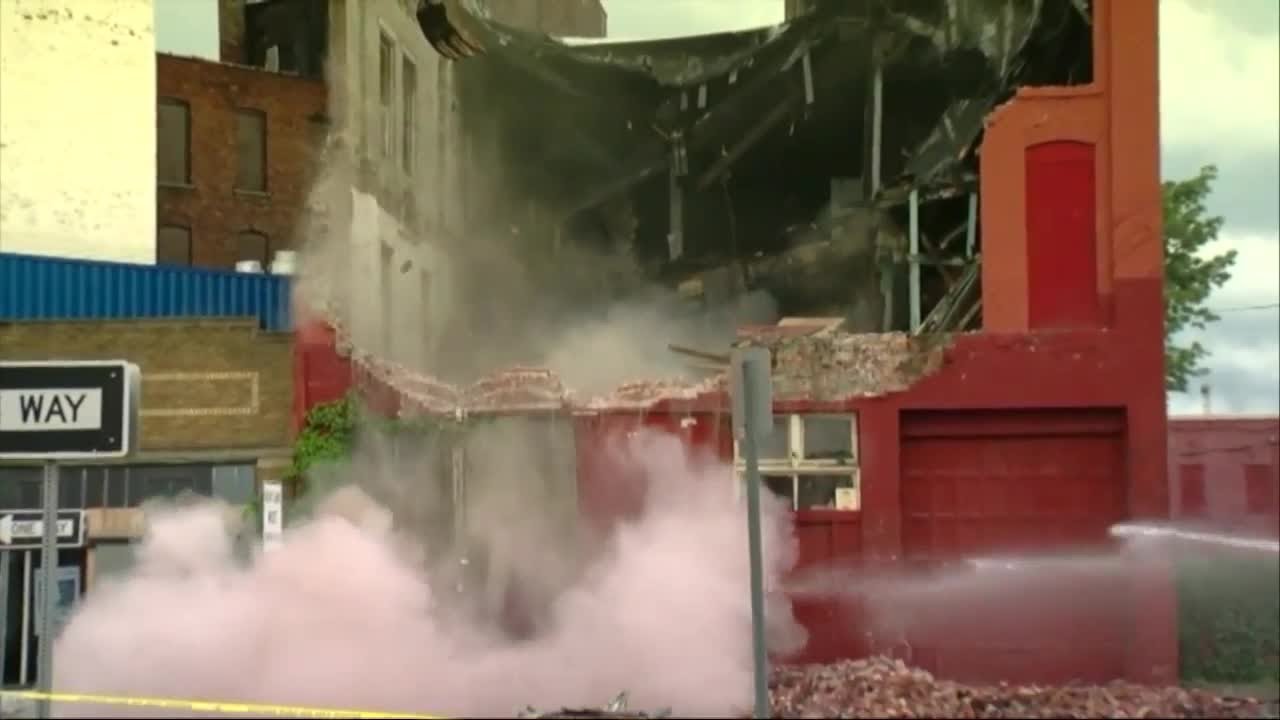 Building that collapsed in Buffalo was once a flour mill - YouTube