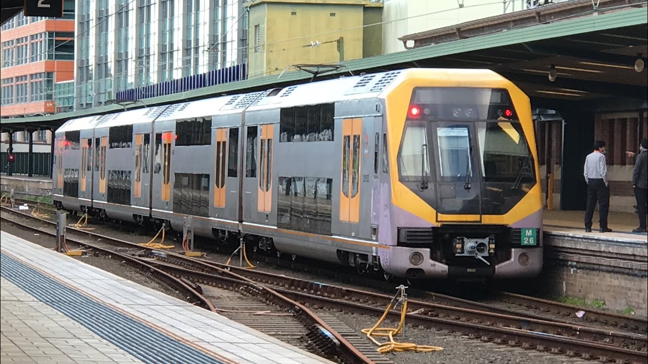 Vlog 58: M set on Central platform 1! - YouTube