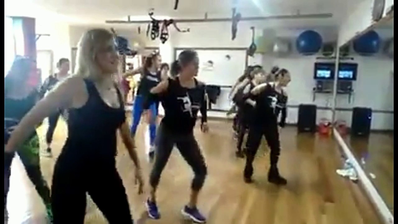 BACHATA COREOGRAFÍA EMOTION DANCE - YouTube