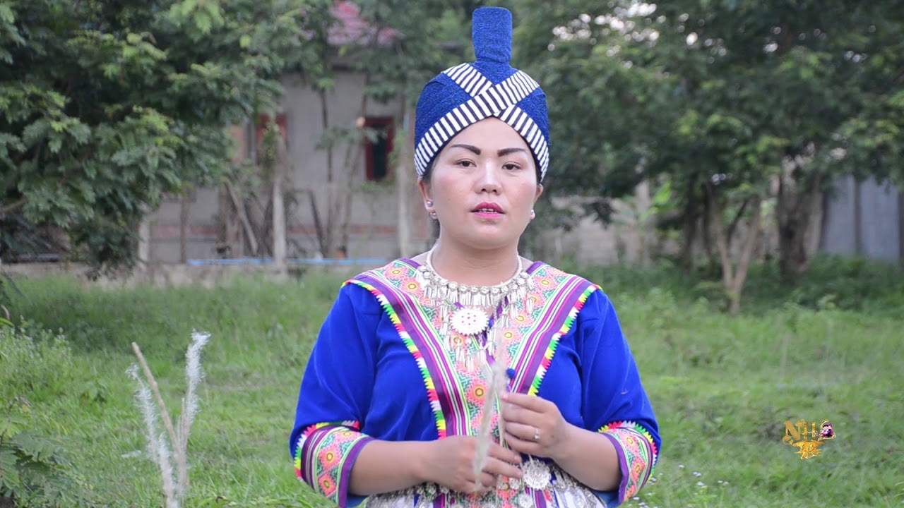 Paj yaj kwv txhiaj ib sim nkauj nraug khuam siab - YouTube