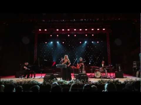 Jülide Özçelik - Yalan Dünya