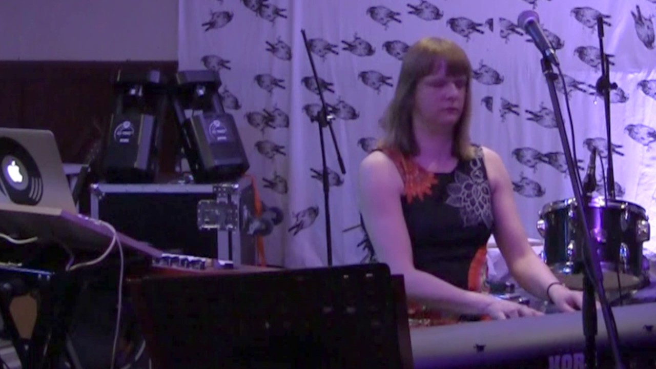 The Bleeding Obvious - Sailing Alone (Live) - YouTube