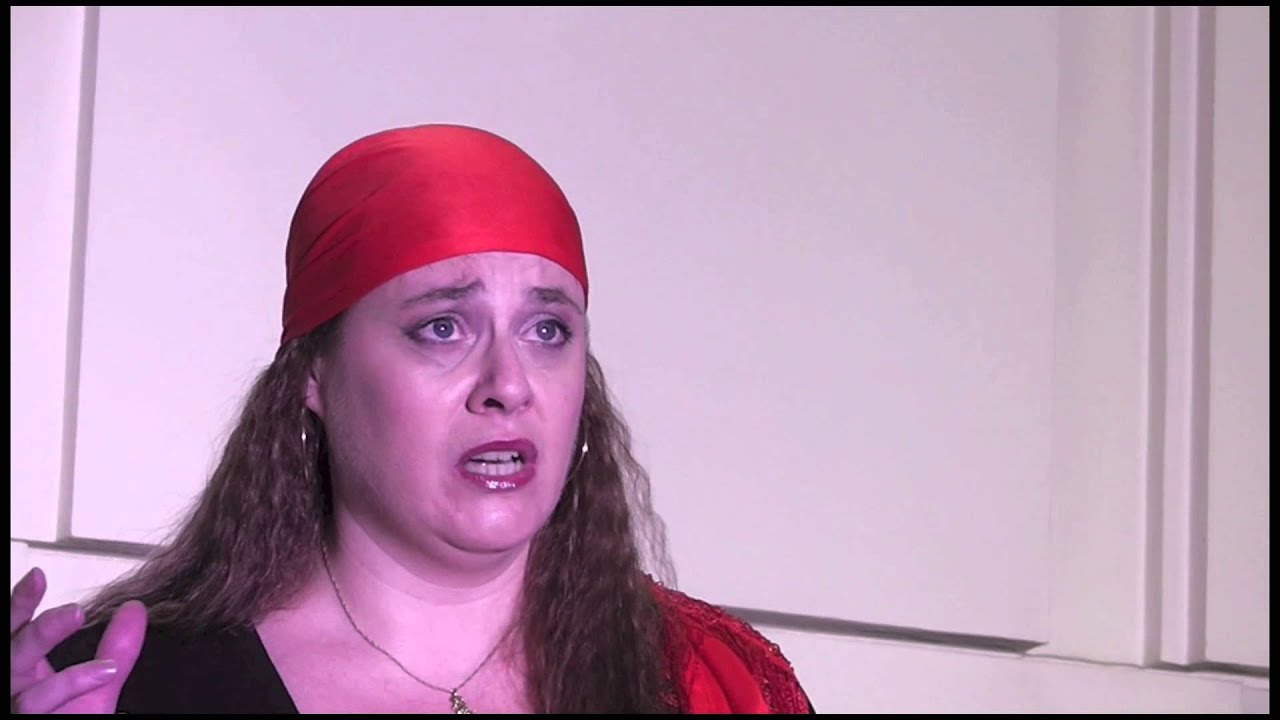 Esther Dean : "Stride la vampa" (Il Trovatore), Giuseppe Verdi - YouTube