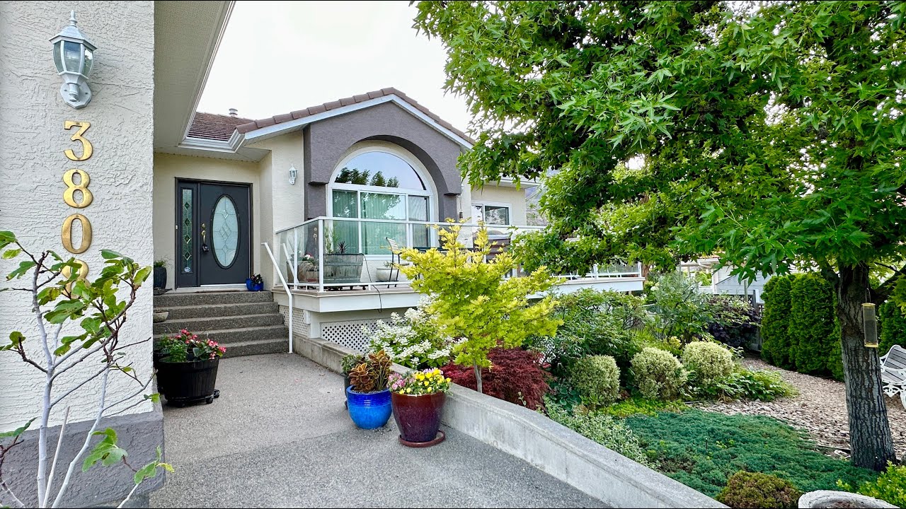 High Quality Charming Home steps to the Golf Course - YouTube