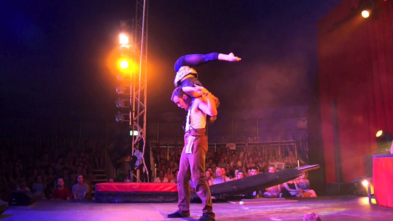 Duo acrobatics - YouTube