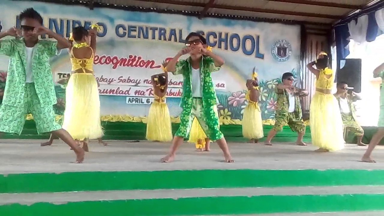 Pearly shell dance by grade 3 students - YouTube