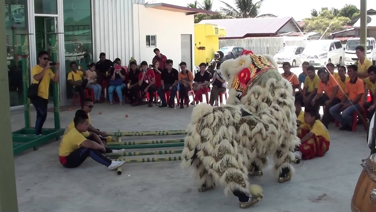 Kelab Tarian Singa Muda Mudi Penampang Sabah 2015 - YouTube