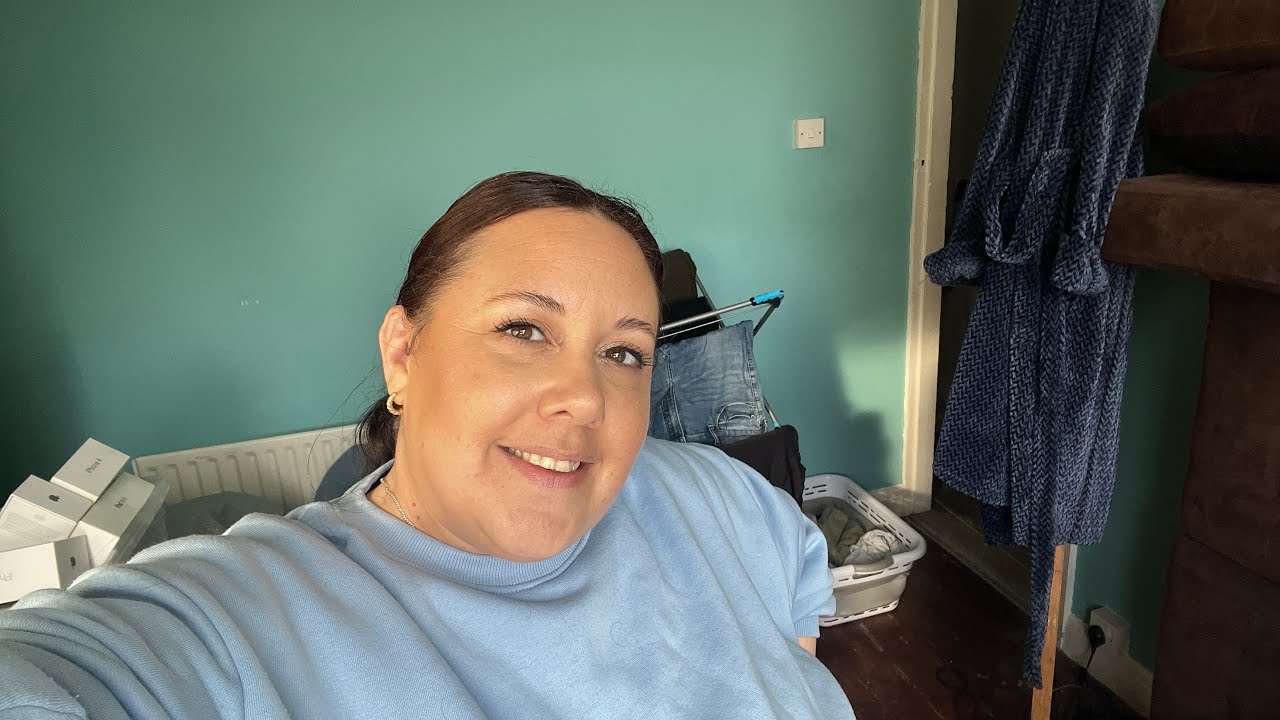 Sian Elizabeth ⭐️ is live - YouTube