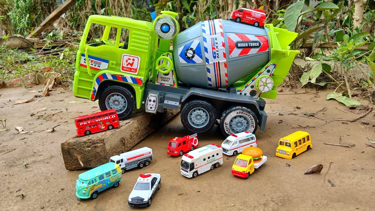 Memperbaiki Mainan Rusak, Truk Molen Besar, Mobil Konstruksi, Mobil Bus ...