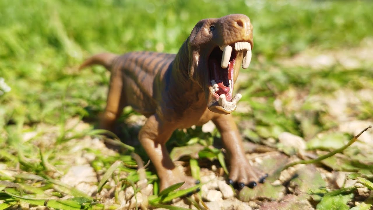 Dinosaur World Creature Spot: Dinogorgon - YouTube