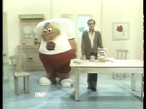 Tell 'em about the honey mummy - YouTube