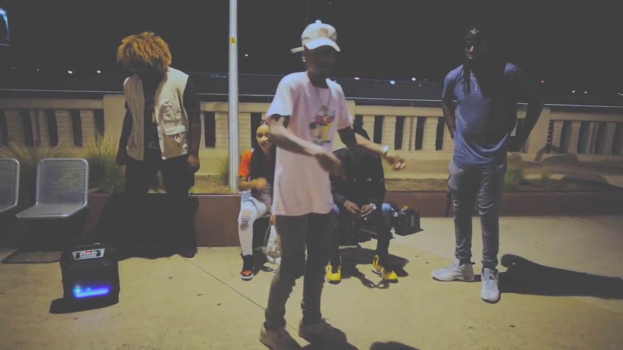 Alexander Jarl - LÁTTU Í FRIÐI (prod. Helgi Ársæll) - YouTube