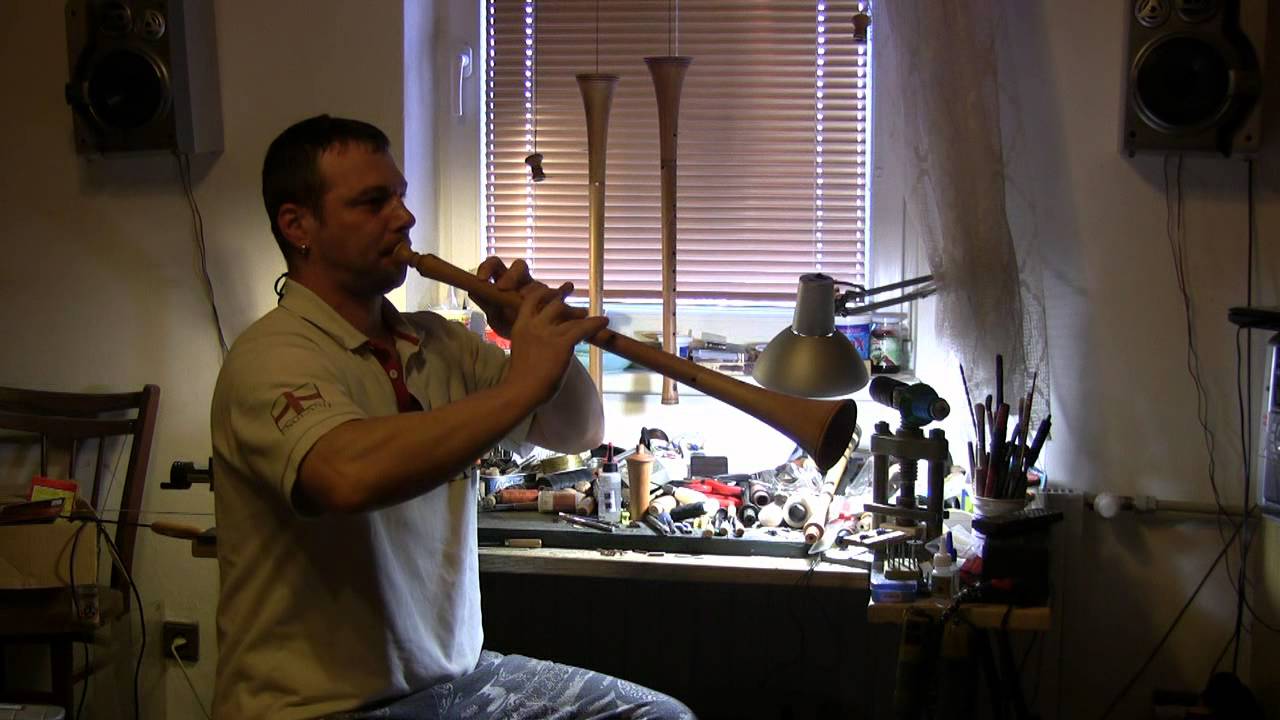 Soprano shawm in C - YouTube