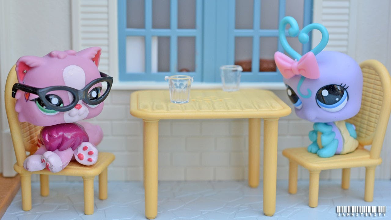 LPS - A Family Lunch - YouTube