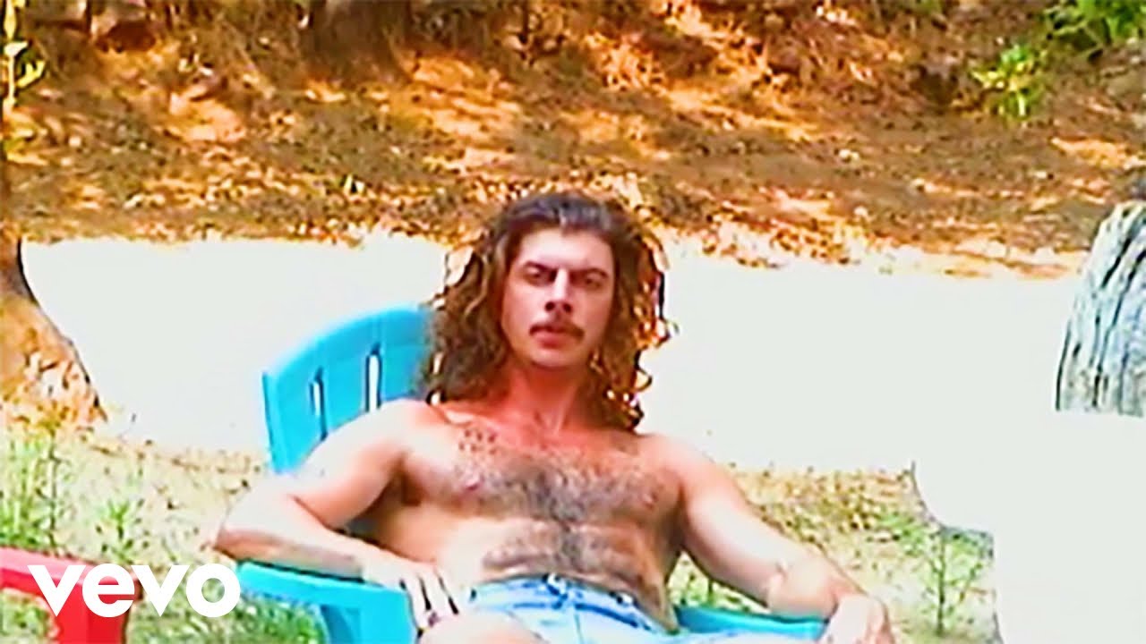 Keli Holiday - december (Official Video) - YouTube Music