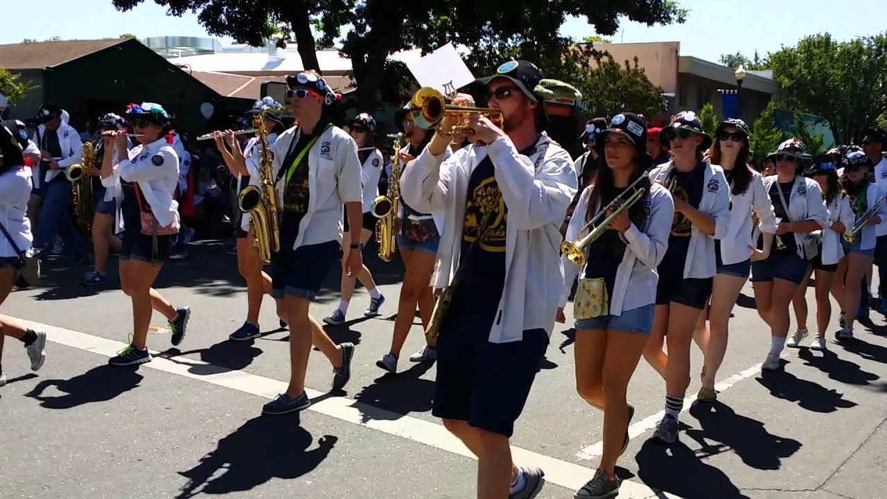 UC Davis Picnic Day 101 - Aggies Parade - April 18, 2015 - YouTube