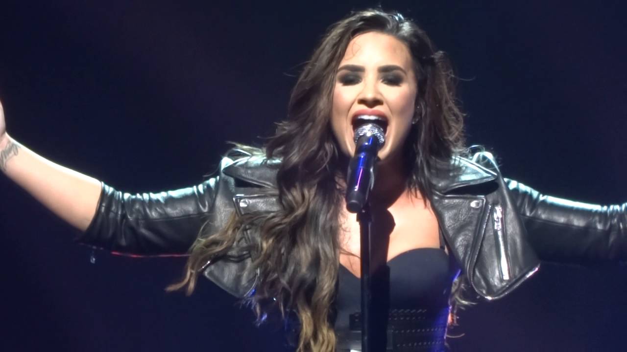 Demi Lovato - Natural Woman (Aretha Franklin Cover) Live - 9/17/16 ...