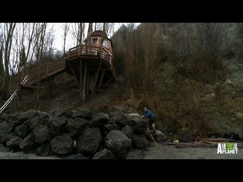 Behind The Build: Levitating Lighthouse | Treehouse Masters