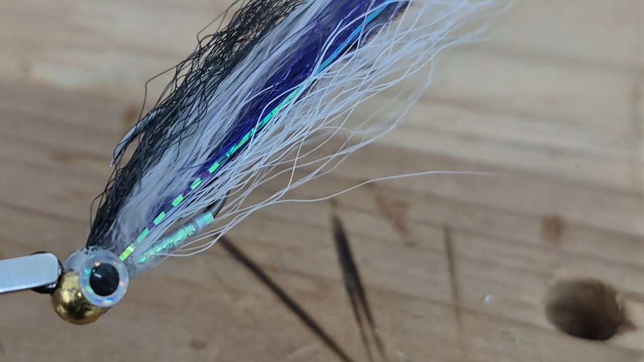 winnipesaukee smelt jig streamer fly pattern - YouTube