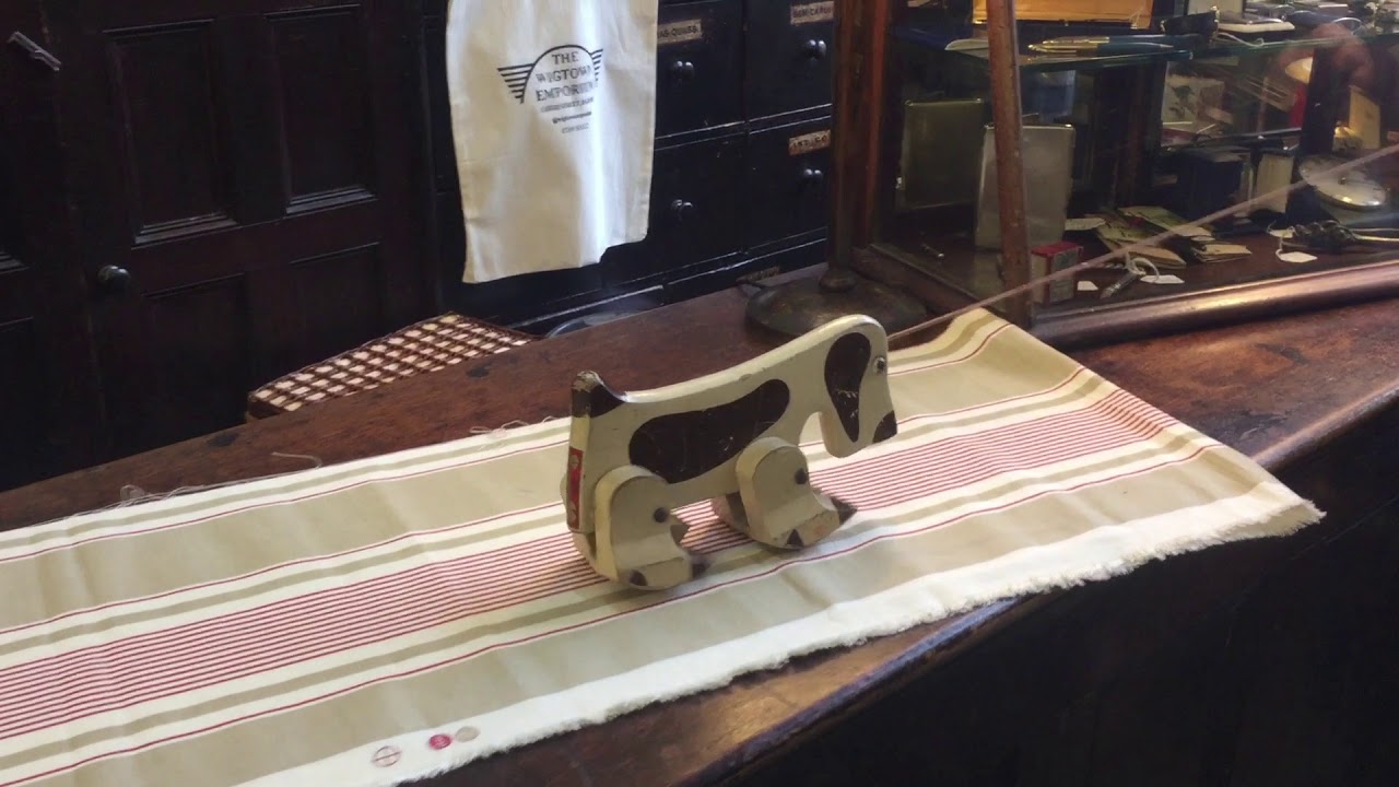 Reggie: Vintage 1930s walking Toy dog. - YouTube
