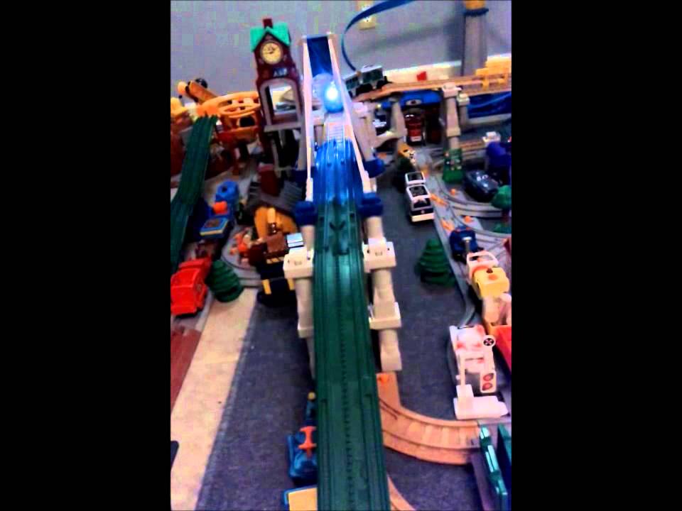 Geo Trax Clover Express with Headlight - YouTube