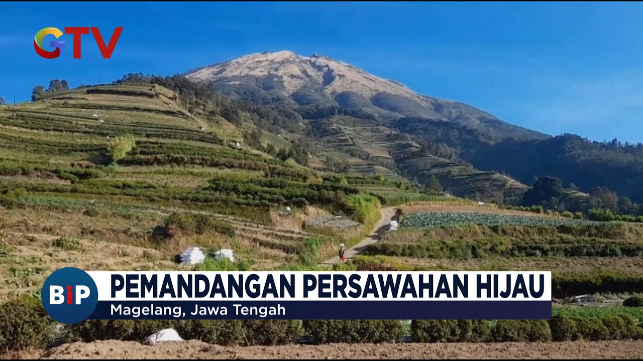 Wisata Alam Blumbang Roto Jawa Tengah, View Berlatar Belakang Gunung ...