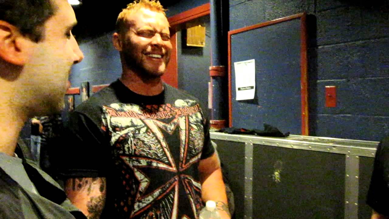 Crimson talks to us backstage at TNA - YouTube